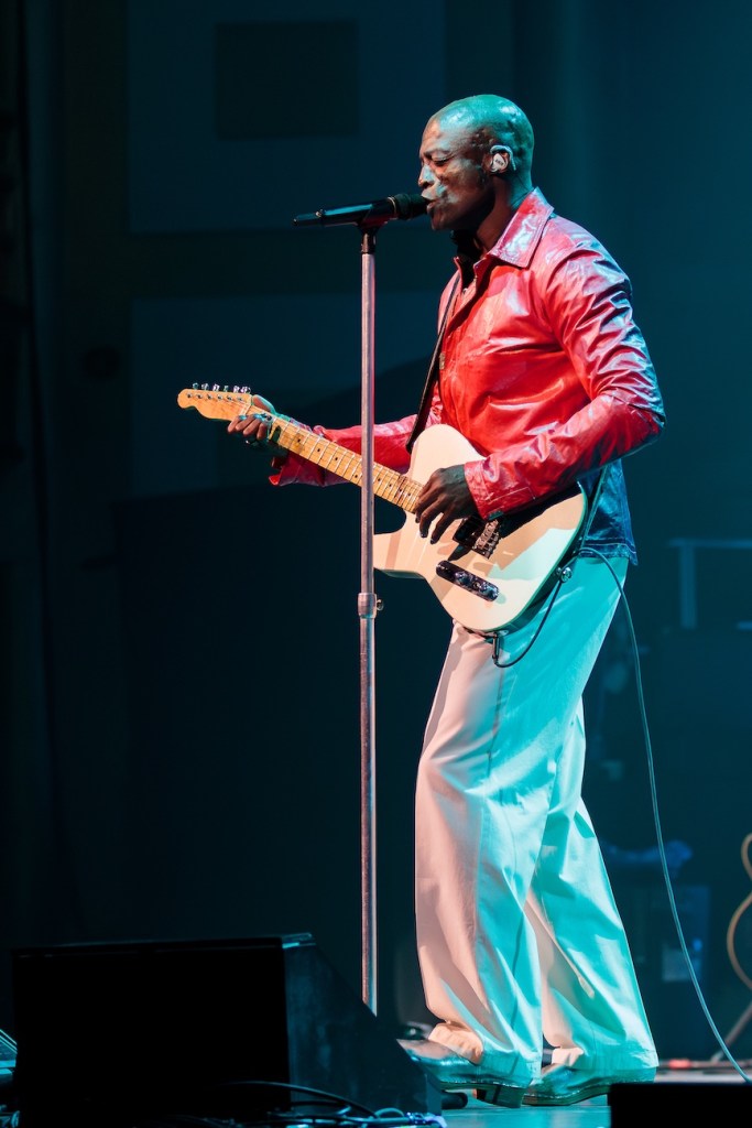 Seal brings it on at Massey Hall – May 15, 2023 – Just One More Concert
